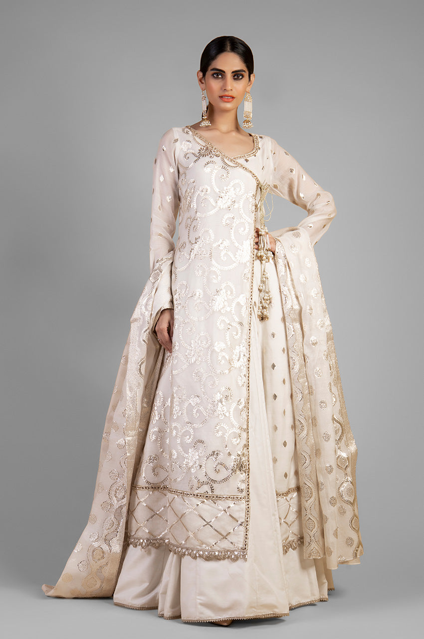 Vintage white – Sadaf Amir